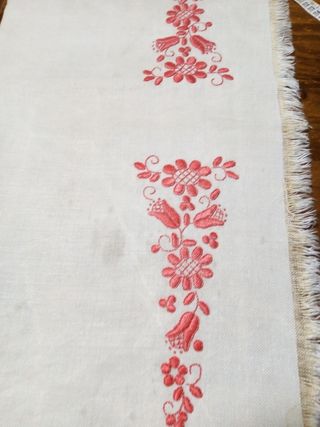 Mantovana ricamata a mano