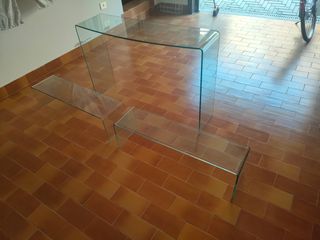 Consolle e due mensole in vetro