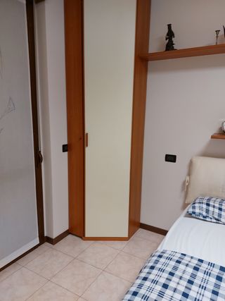 armadio ciliegio panna