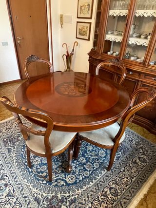 Tavolo per salotto intarsiato