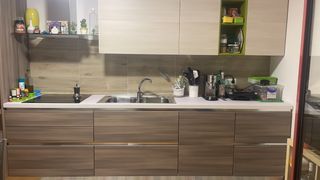 Cucina lune con elettrodomestici