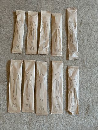 Cucchiaini e un paio di posata tutto 1€