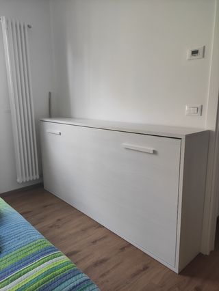 Letto a scomparsa in legno frassino