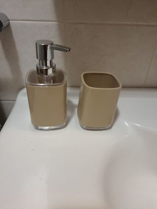 Set dispenser sapone e portatrucchi
