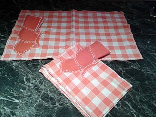 Due tovaglie americane monoposto con tovaglioli