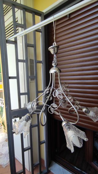 Lampada floreale effetto metallizzato