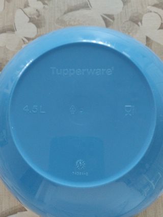TUPPERWARE