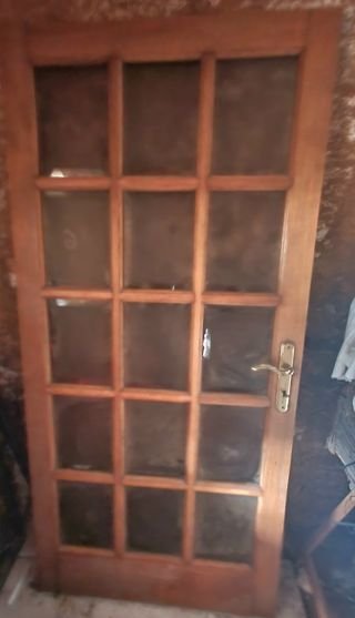 Porta in legno di noce