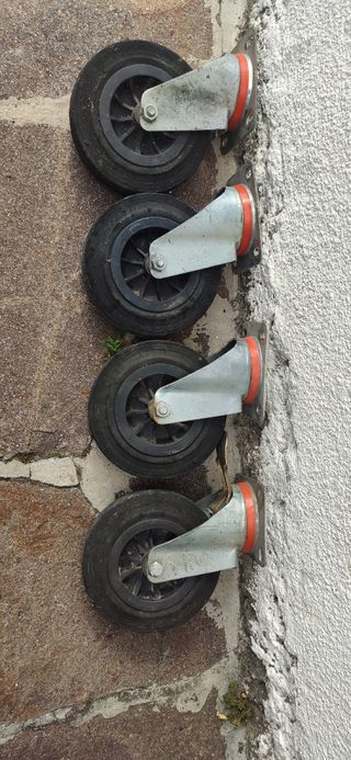 4 ruote carrello 2.5 € a ruota