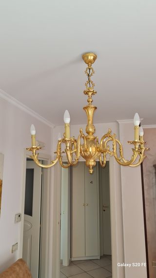 Lampadario in ottone fuso