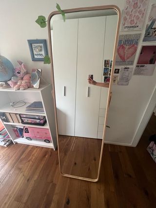 Specchio da terra modello IKOENNES