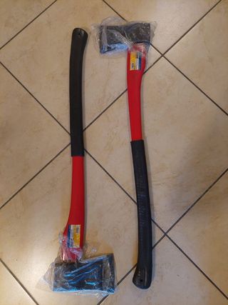 Accetta con manico di gomma 1.6kg