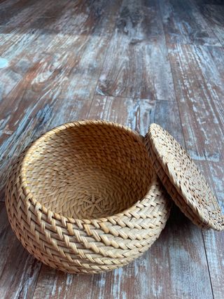 Contenitore in paglia