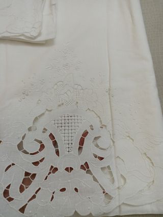 lenzuolo matrimoniale  vintage ricamato a mano