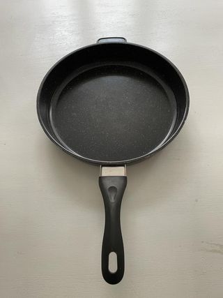 Padella da cucina praticamente nuova