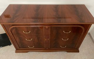 Comò in piuma di noce