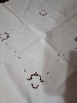 centrotavola ricamato lino