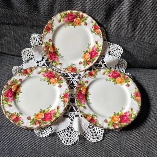 3 Piattini dolce royal Albert OCR