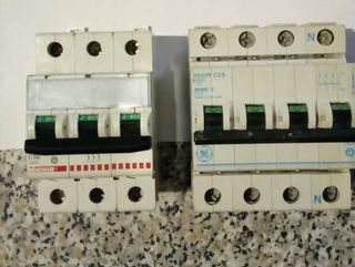 2 interruttori magnetotermico usati
