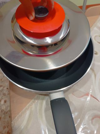 Pentola con coperchio