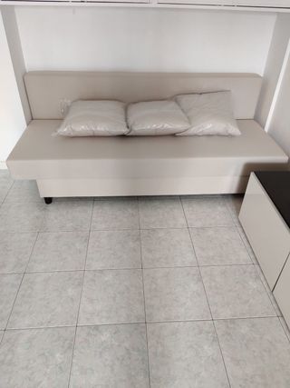 Vendo ASARUM Divano letto a 3 posti, beige.