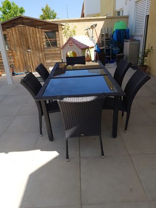 Set tavolo e sedie da giardino