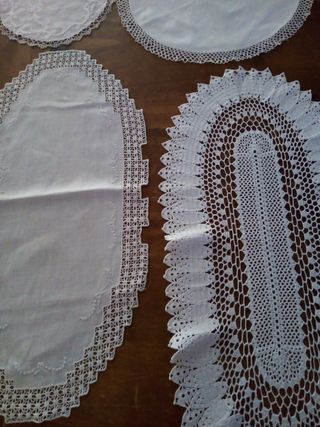 4 centri ricamati a mano