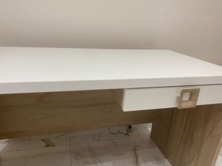 Scrivania con cassetto laterale