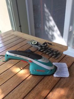 Taglia siepi/erba Bosch a batteria