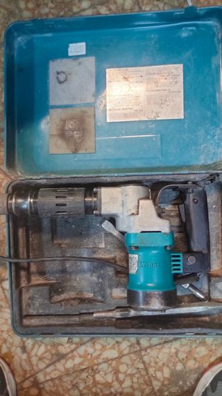 Martello demolitore Makita HM0810T