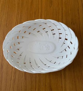 Cestino intrecciato in ceramica