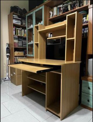 Scrivania per computer