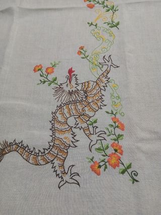 tovaglia ricamata di lino