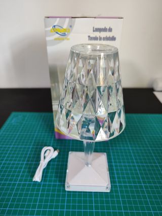 Lampada da tavolo LED effetto diamante