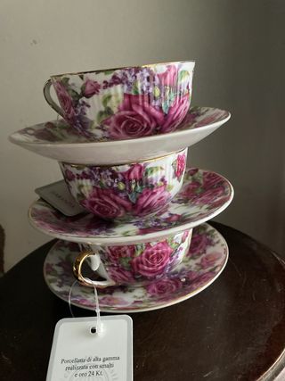 tris tazzine da tea in porcellana