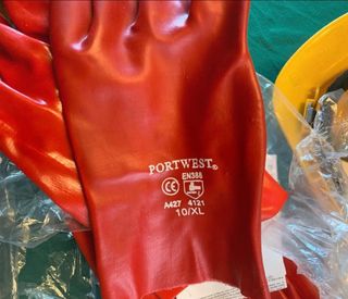 Tutta antistatica +  guanti di laboro nueva