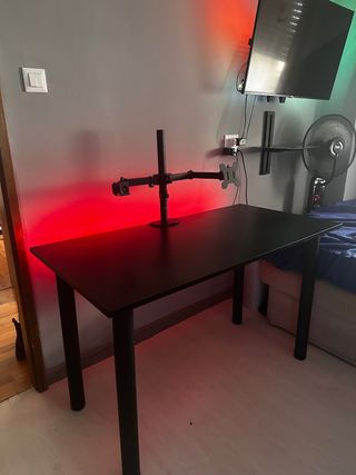 Scrivania RGB + doppio sostegno monitor