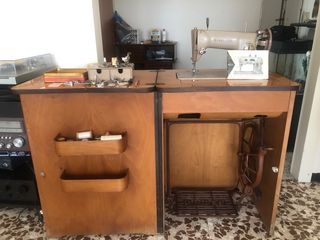 Macchina da cucire a pedale