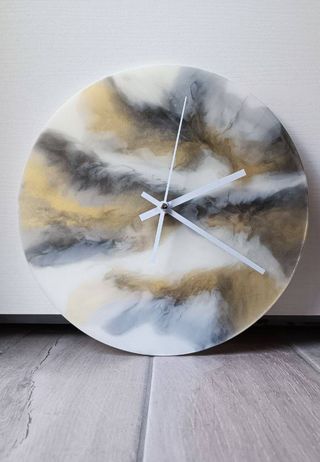 Orologio da parete handmade con glitter olografici