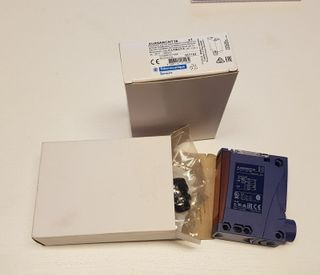 Telemecanique Sensor XUX9ARCNT16 (n°2 disponibili)