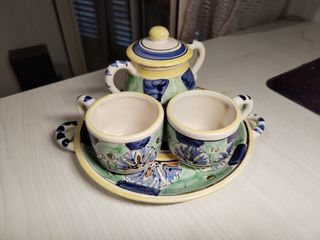 set di tazze e zuccheriera