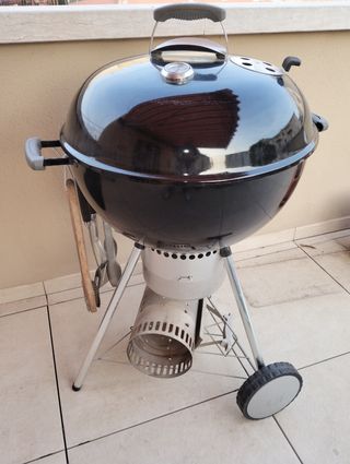 Barbecue Weber 57 cm con accessori