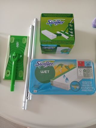 scopa swiffer+panni polvere + panni lava