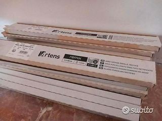 Battiscopa con piastrelle