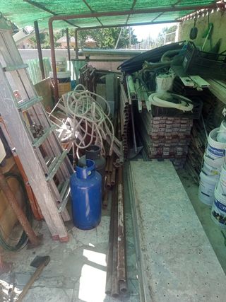 Ponteggio e tubi