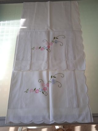 lenzuolo di sopra ricamato con due federe