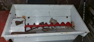 Deraspatrice a motore con pompa e tubi