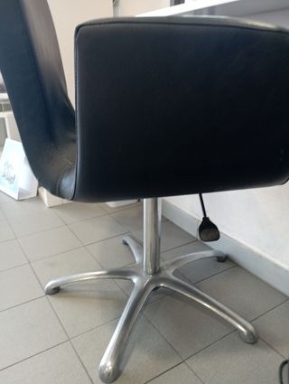 poltrone per parrucchieri con pompa idraulica a ma