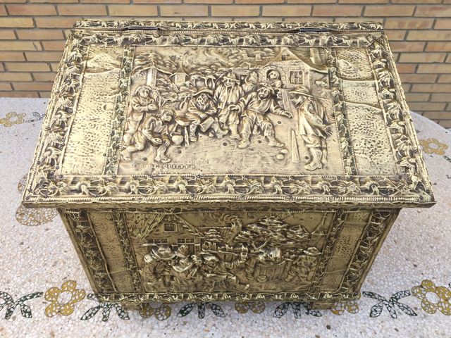 cofre antiguo de laton repujado de segunda mano por 500 EUR en El ...
