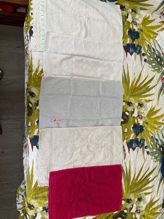 set asciugamani ospite vari